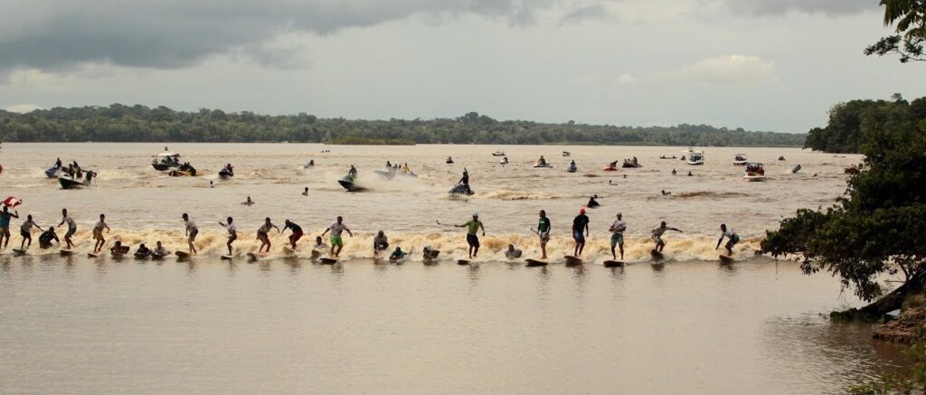 La Pororoca: La ola "mágica" más larga del mundo - Tiwel